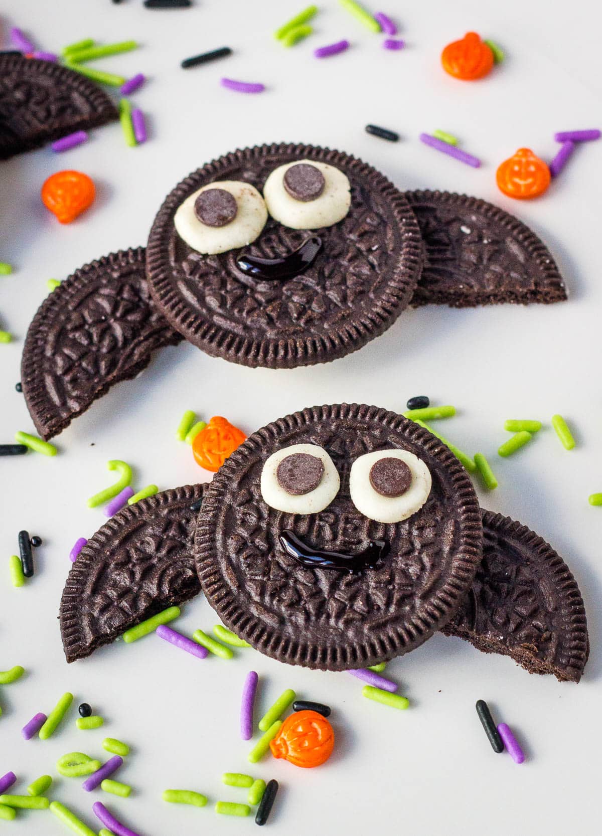 Oreo Bats: An Easy Vegan Halloween Cookie - Keeping the Peas