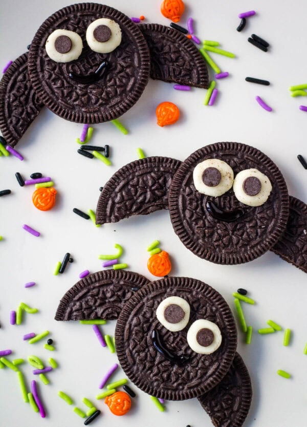 Oreo Bats: An Easy Vegan Halloween Cookie - Keeping the Peas