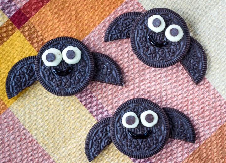 Oreo Bats: An Easy Vegan Halloween Cookie - Keeping the Peas